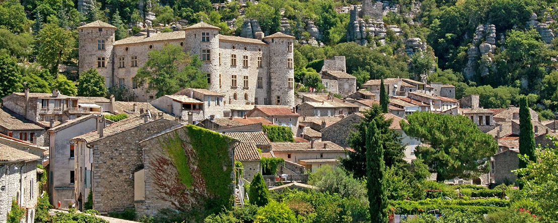 Différence entre ville et village - DifferenceEntre.fr